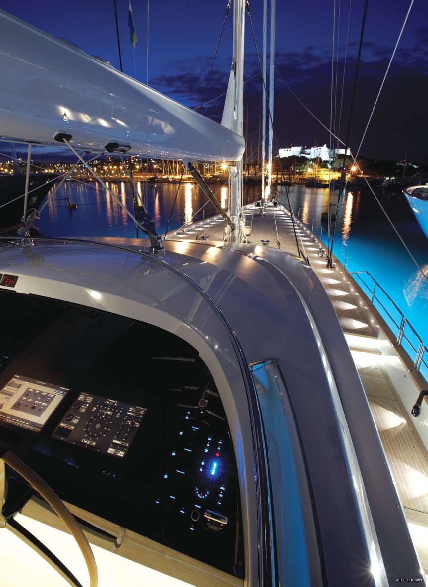 Yacht TWIZZLE, Royal Huisman | CHARTERWORLD Luxury Superyacht Charters
